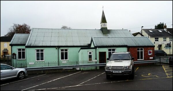 Archway School visits the 'Tin Hut', Paganhill - Stroud Parish Churches